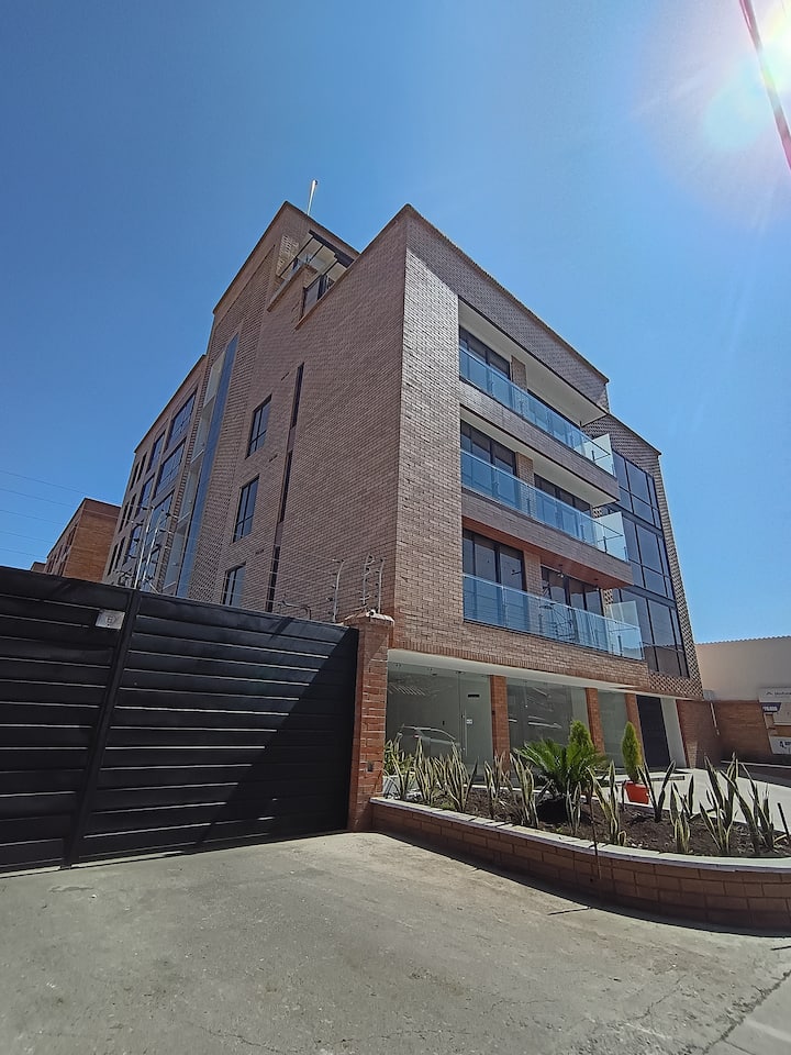 Elegante Departamento Nuevo. - Cuenca