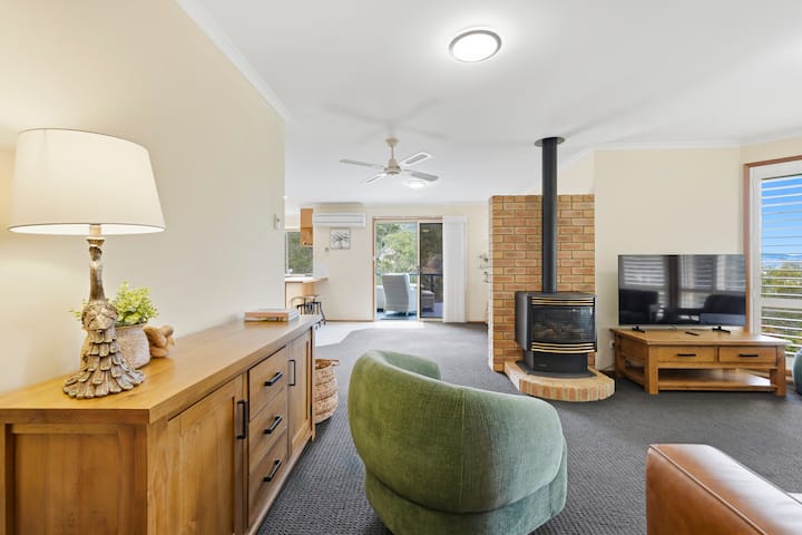 Wallaby Hill - Gorgeous View - 3 Bedroom House - Hobart