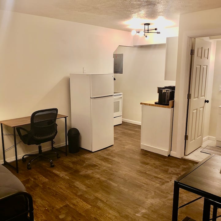 Bed & Bath, 4k 45” Tv, Full Kitchen Apt (2b) - Bloomington