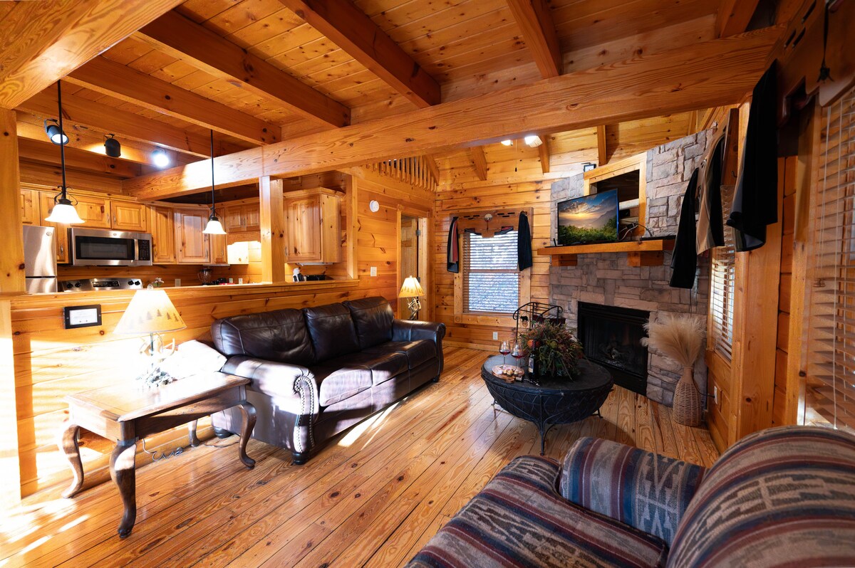 1 dormitorio y loft/sala de juegos/jacuzzi/minutos de Gatlinburg ...
