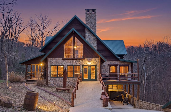 Lodge, 12p Hot Tub, Hidden Game Room, Horse Trails - Hocking Hills State Park, OH
