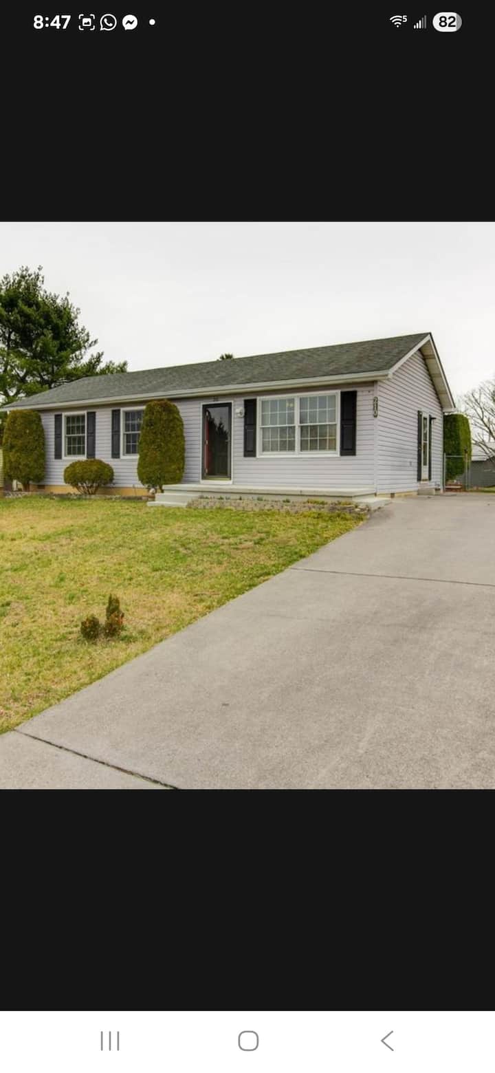 Comfortable 3br/2ba Home. Ideal For Long-term Stay - Winchester, VA