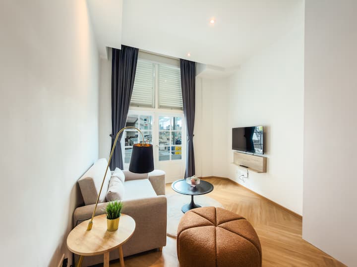 White House 2br Suite – Prime Bugis - Tampines