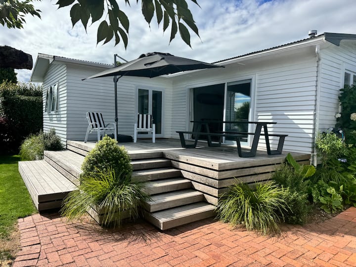 Mere Road Retreat - Taupo