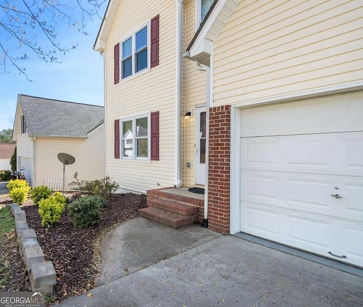 Beautiful 3 Bedrooms & 2.5 Bathrooms - 로렌스빌