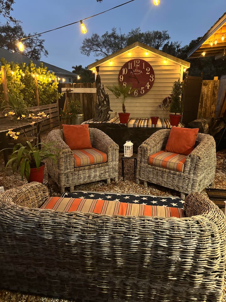 Cowboy Cabana House On Your Very Own Acre! - Vero Beach, FL