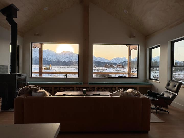 Sawtooth Basecamp With View From Every Room - Stanley, ID