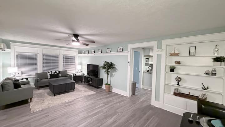 Sunset On The Bend Retreat - Evansville, IN