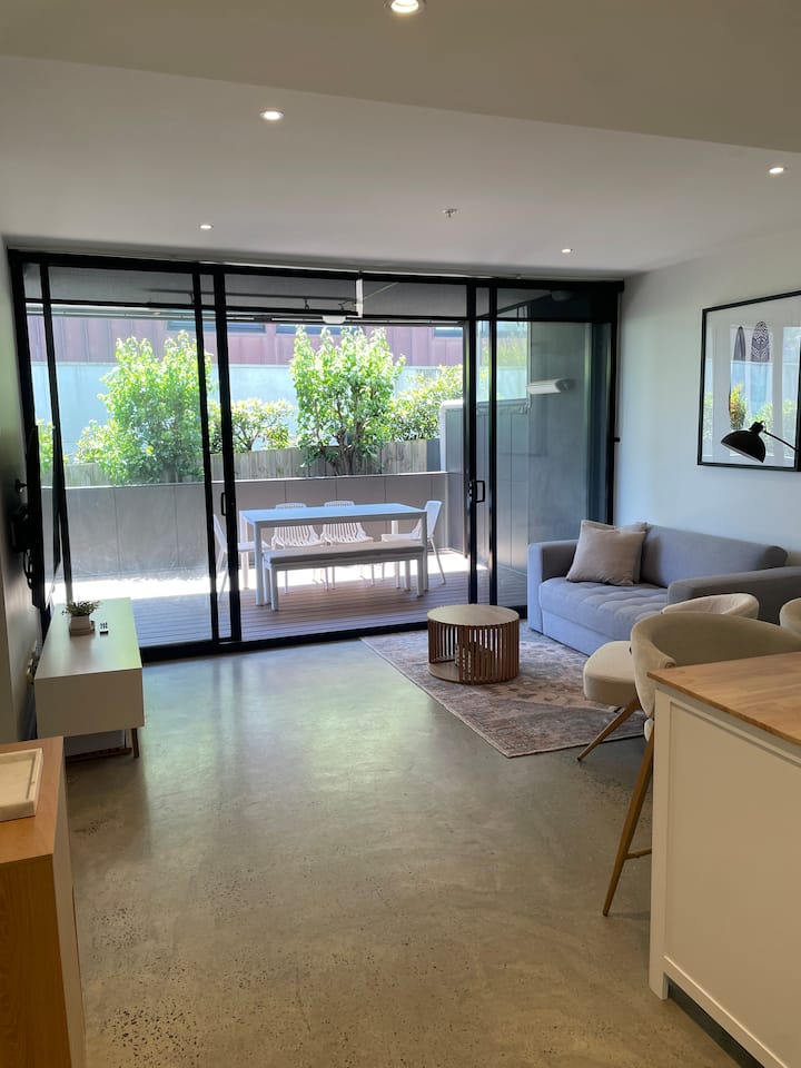 City Fringe Apartment On The River. - Australia