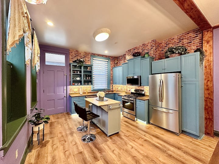 "Friends" Themed Icon - Central Perk Pittsburgh! - Pittsburgh