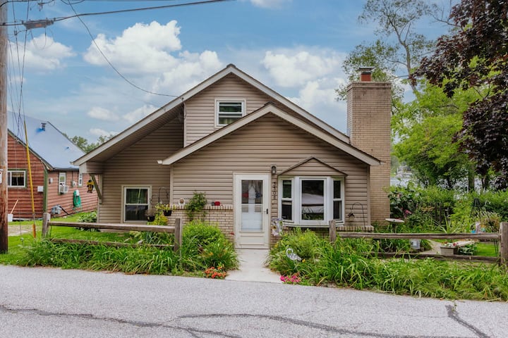 Fully Remodeled House On Bark Lake - Germantown, WI