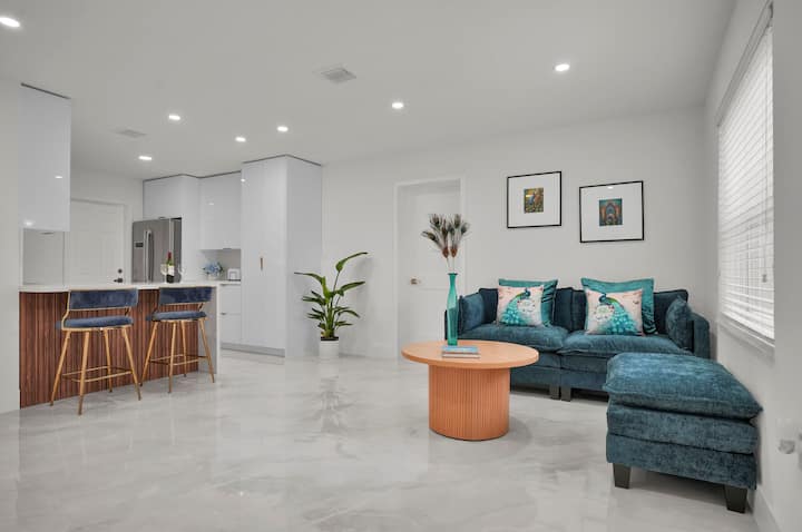 Peacock Nest- Free Spa Day- Luxresidence - North Miami, FL