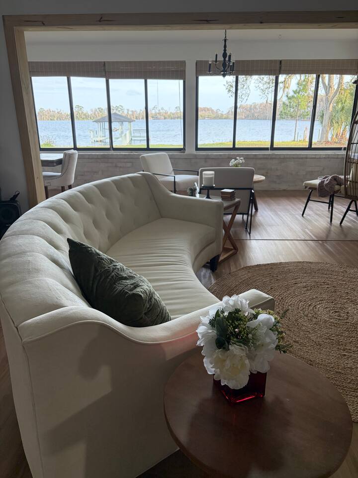 Lakefront Retreat Orlando - Christmas, FL