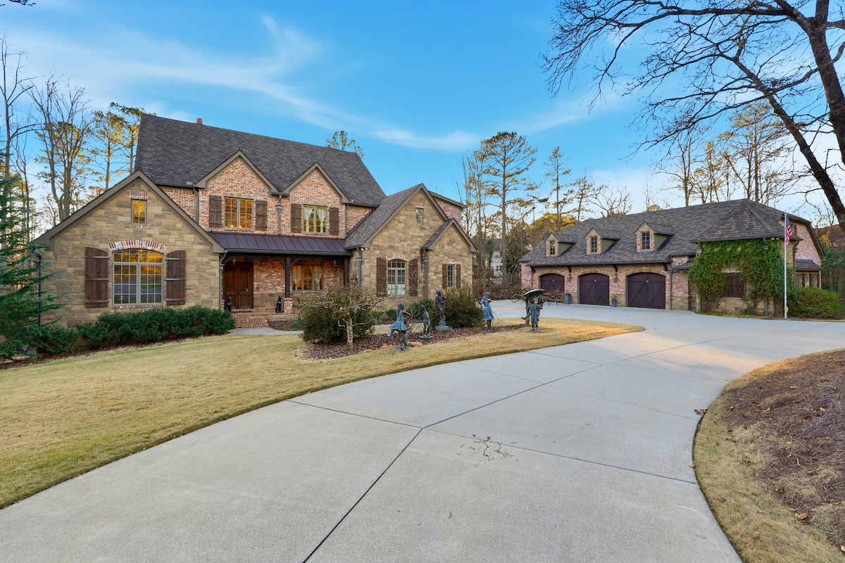 Mansión inglesa de inspiración francesa • Piscina climatizada • Jacuzzi ...