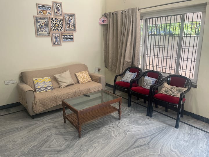 Nirmal’s Homestay- Calm Garden Stay Near Airport - Nagpur