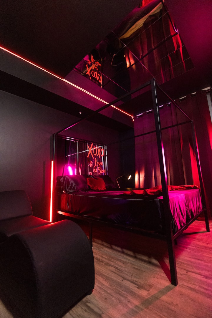 Playroom 7 · A Private Couples Escape - Fort Myers, FL