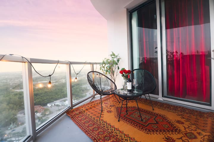 Romantic Luxury Waterfront Escape • Couples Only - Fort Myers, FL