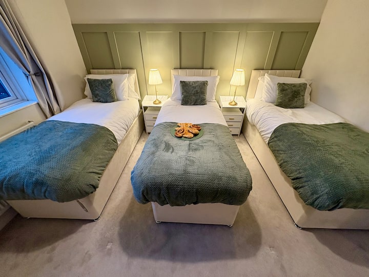 Colchester House | 3br | Free Parking | Fast Wifi - Colchester