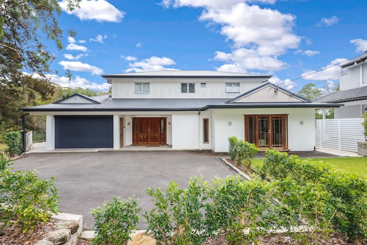 Luxurious & Sunny House, Fantastic Views, Central - Gordon