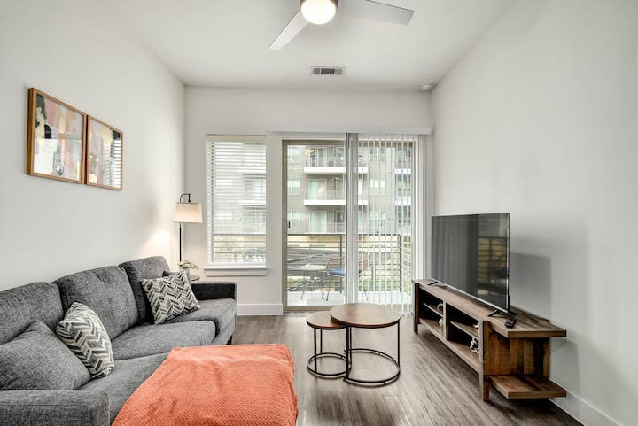 Pool View Condo | Riverwalk | Sat | Free Parking - Alta Vista - San Antonio