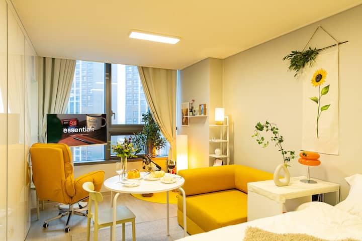 [Casa D'amico 송도]
(도심지 아늑한 숙소 / 가성비 / 지하철역 5분거리) - Incheon