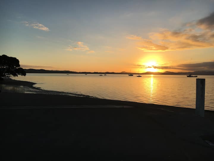 One Tree Point Beach Escape - One Tree Point