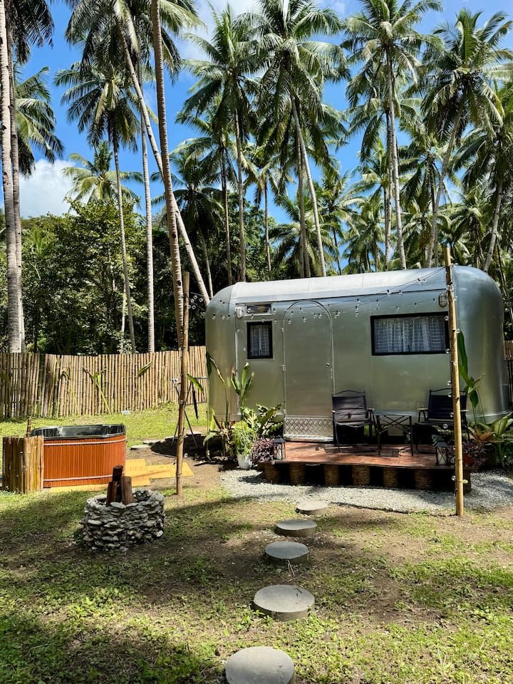 Vintage Trailer Serene Jungle Retreat W Starlink 2 - Lazi