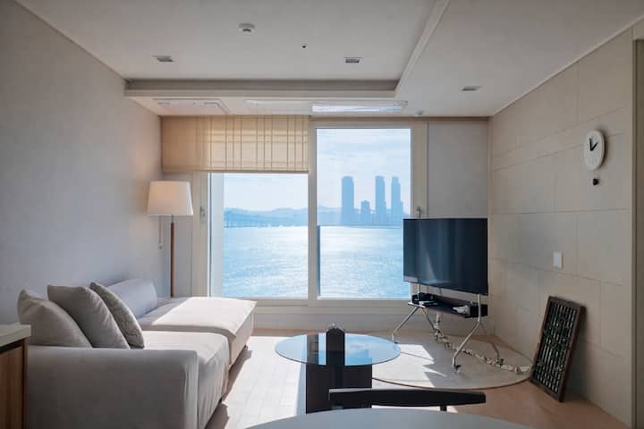 Newopen[부산/수영/광안리] 민락더마켓1분거리, 광안대교가 한눈에 보이는! - Busan