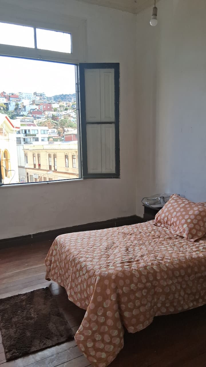 Habitación En Casona Tercer Piso Valparaíso Max 4p - 발파라조