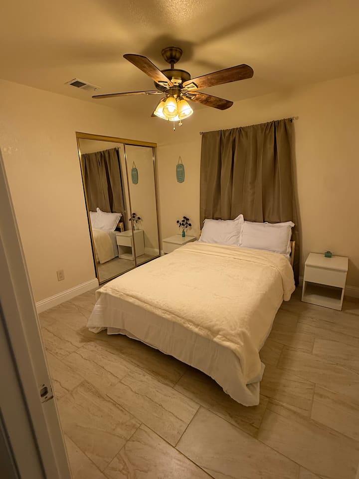 Peaceful Room Side View Window And Bathroom - Stockton, CA