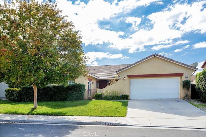 Winchester Pet-friendly Home - Menifee, CA