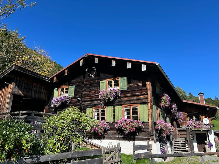 Wellnesshütte-alleinlage Mit Bergblick & Whirlpool - Oberstdorf