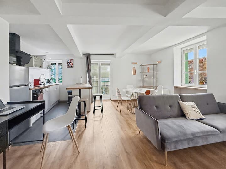 Duplex Chaleureux, Neuf, Plein Centre, 5 Places - Valence, France