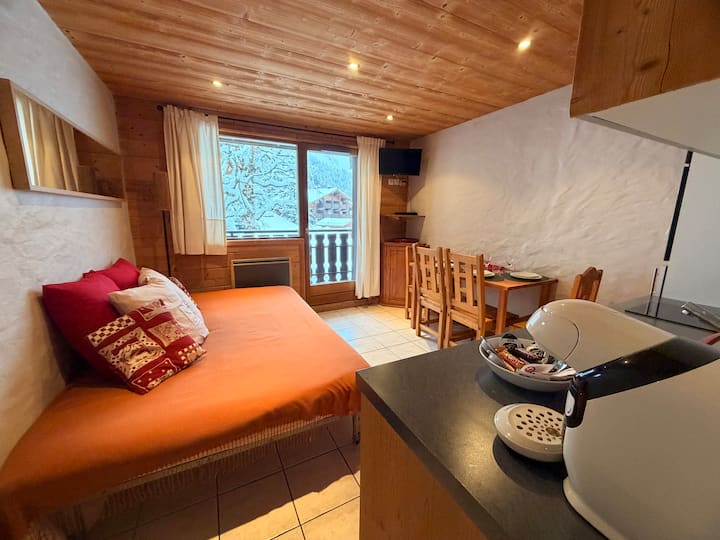 ÉVasion Alpine : T2 Chaleureux à 2 Pas Des Pistes - La Clusaz