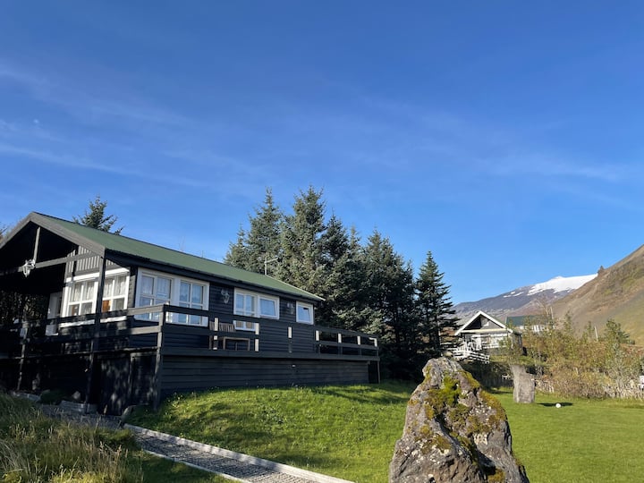 Cozy Cottage With A Sea And Glacier View - Island