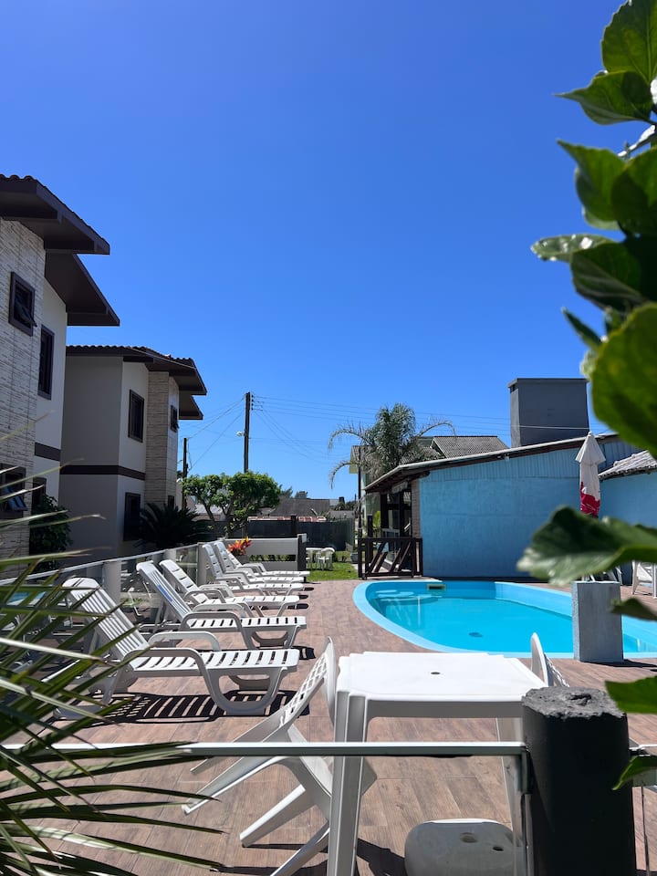 Apartamento Em Condomínio Com Piscina - Arroio do Sal