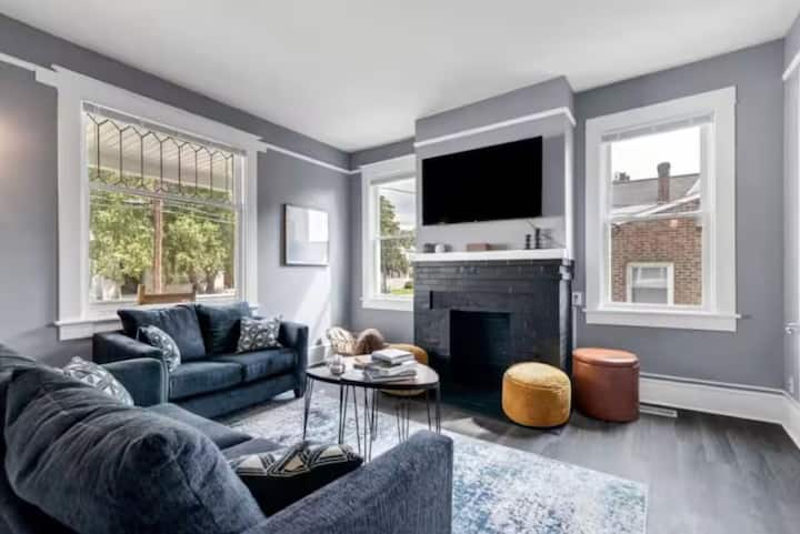 99) 4 Bedrooms | Hot Tub | Game | Spacious - Hampton, VA