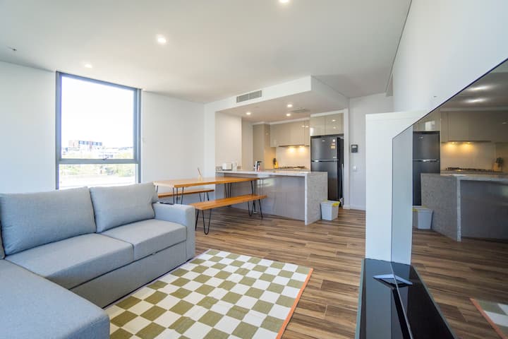 Spacious 3b With Huge Balcony In Central Zetland - Moore Park
