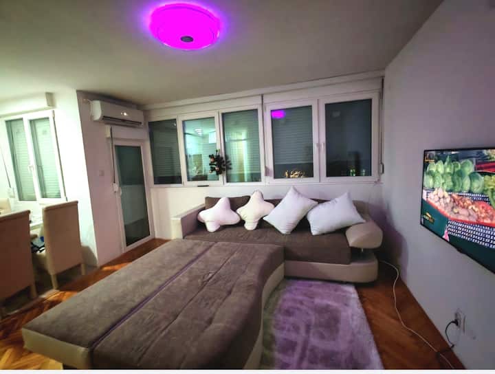 Feel Your Heart With Small Things, Pirot Calls You - Pirot