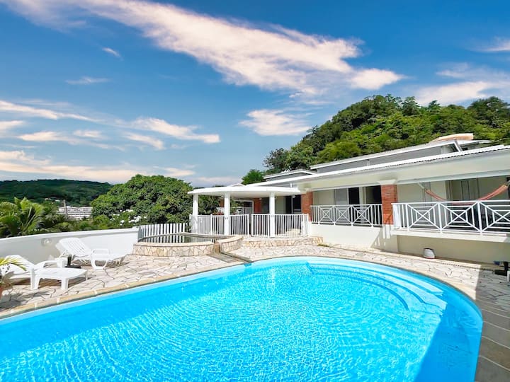 Villa Felix – Piscine & Jardin Cosy - Martinique