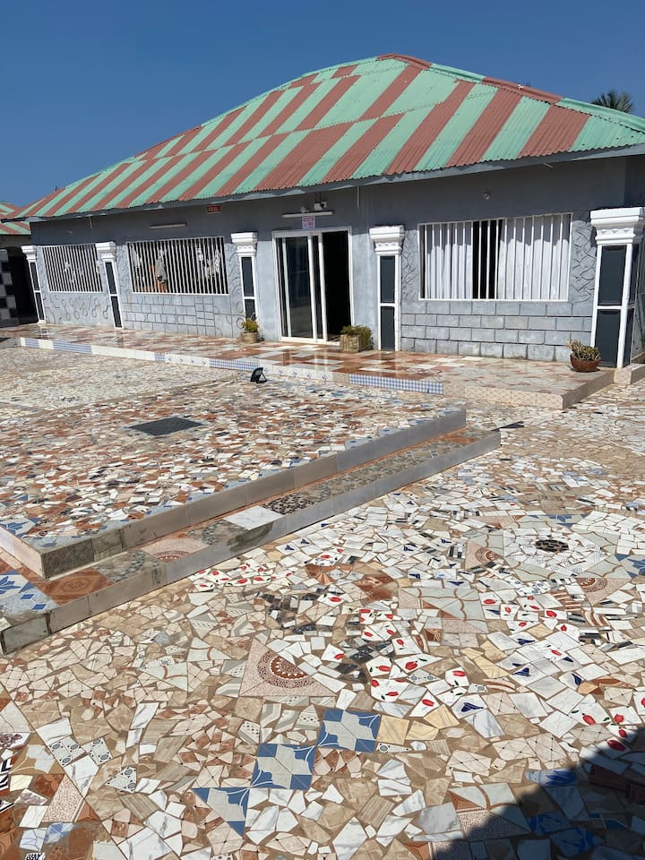 Wagans Resort And Choppsers. Quiet, Clean And Safe - Gambia