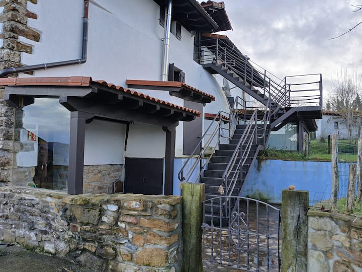 Albergue Rural Montebaserria (Completo) - Eibar