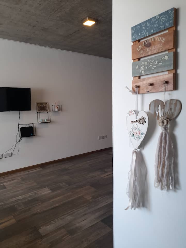 Monoambiente Amplio Y Luminoso, Full Equipado. - Rosario