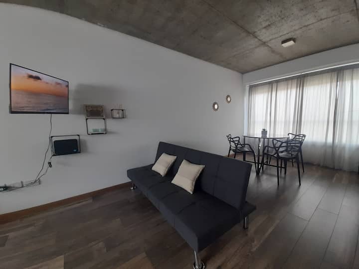 Monoambiente Amplio Y Luminoso, Full Equipado. - Rosario