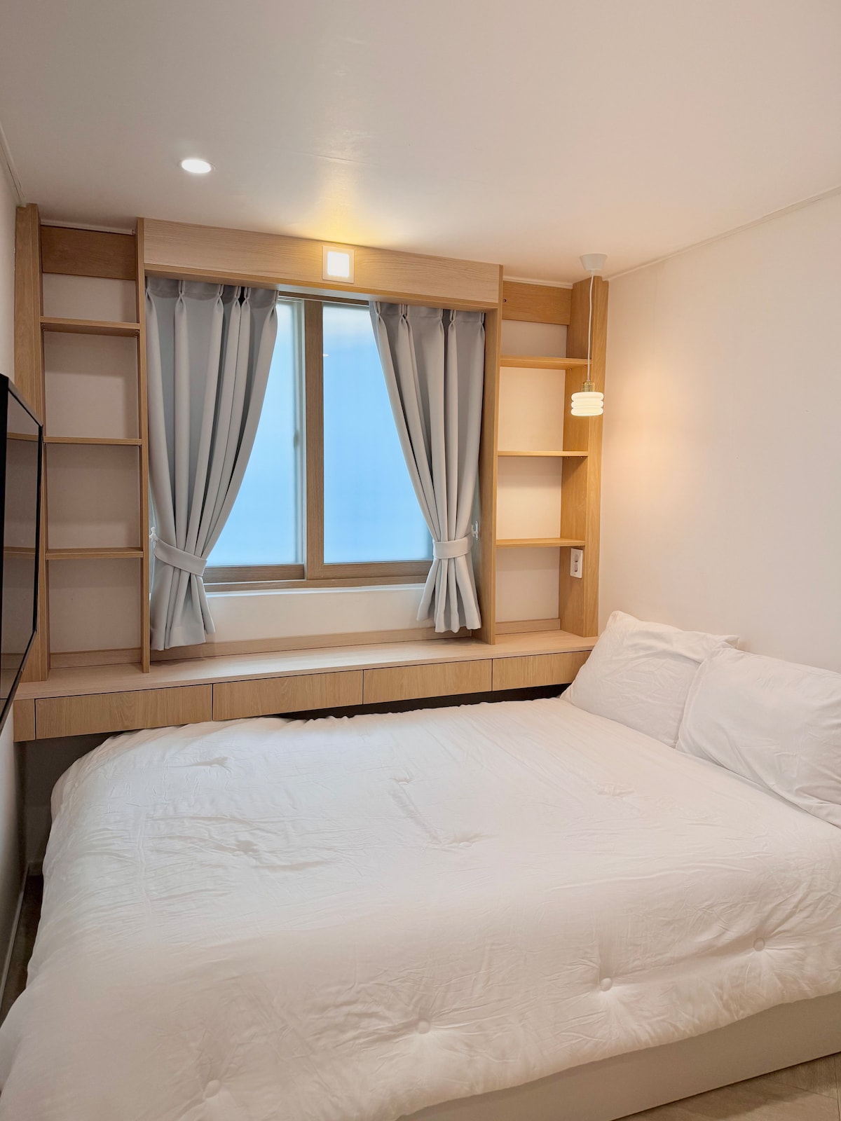 [Busan Station 3 minutes] Tall 1-2 people Sensory Hotel B | Free ...