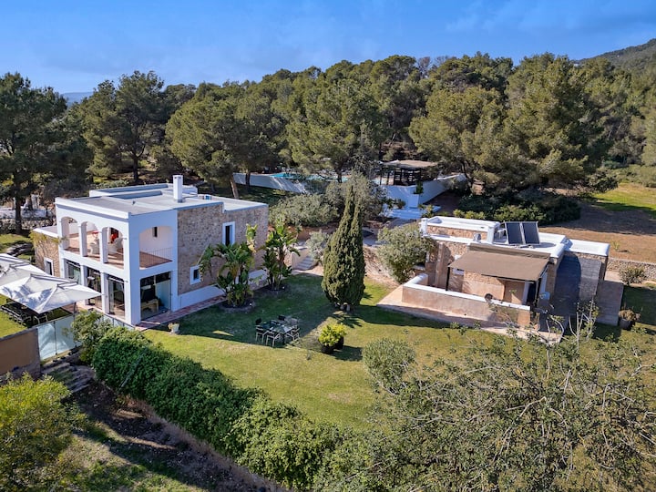 Villa Near Ibiza Town, Sleeps 12/14 - 이비자