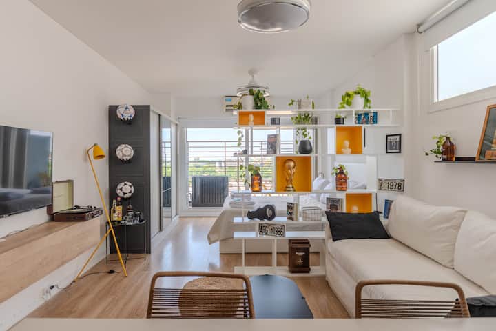 Argentine Icon Overlooking The Monumental - Argentina