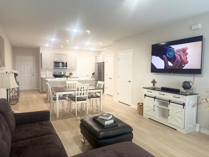 Charming 3 Br Townhouse In Haines City Near Disney - Davenport, FL