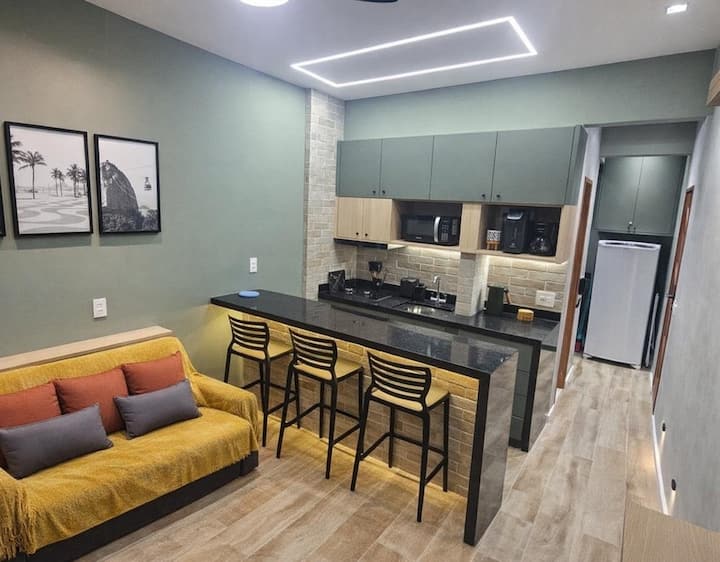 Apartamento Com Vista Lateral Do Mar Em Copacabana - Copacabana