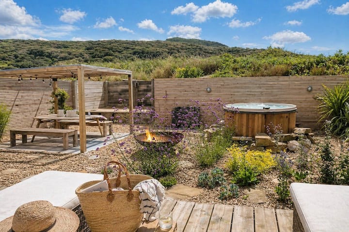 Duneland Beach House, Hot Tub, 2 Mins To Beach - Camber Sands
